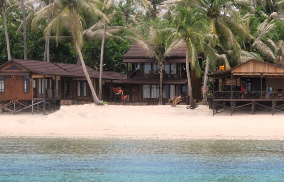 Derawan Dive Lodge - Originaltour Tour Operator