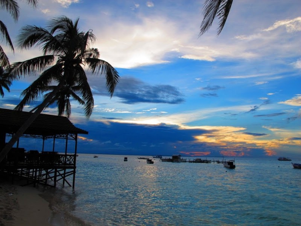 Derawan Dive Lodge - Originaltour Tour Operator